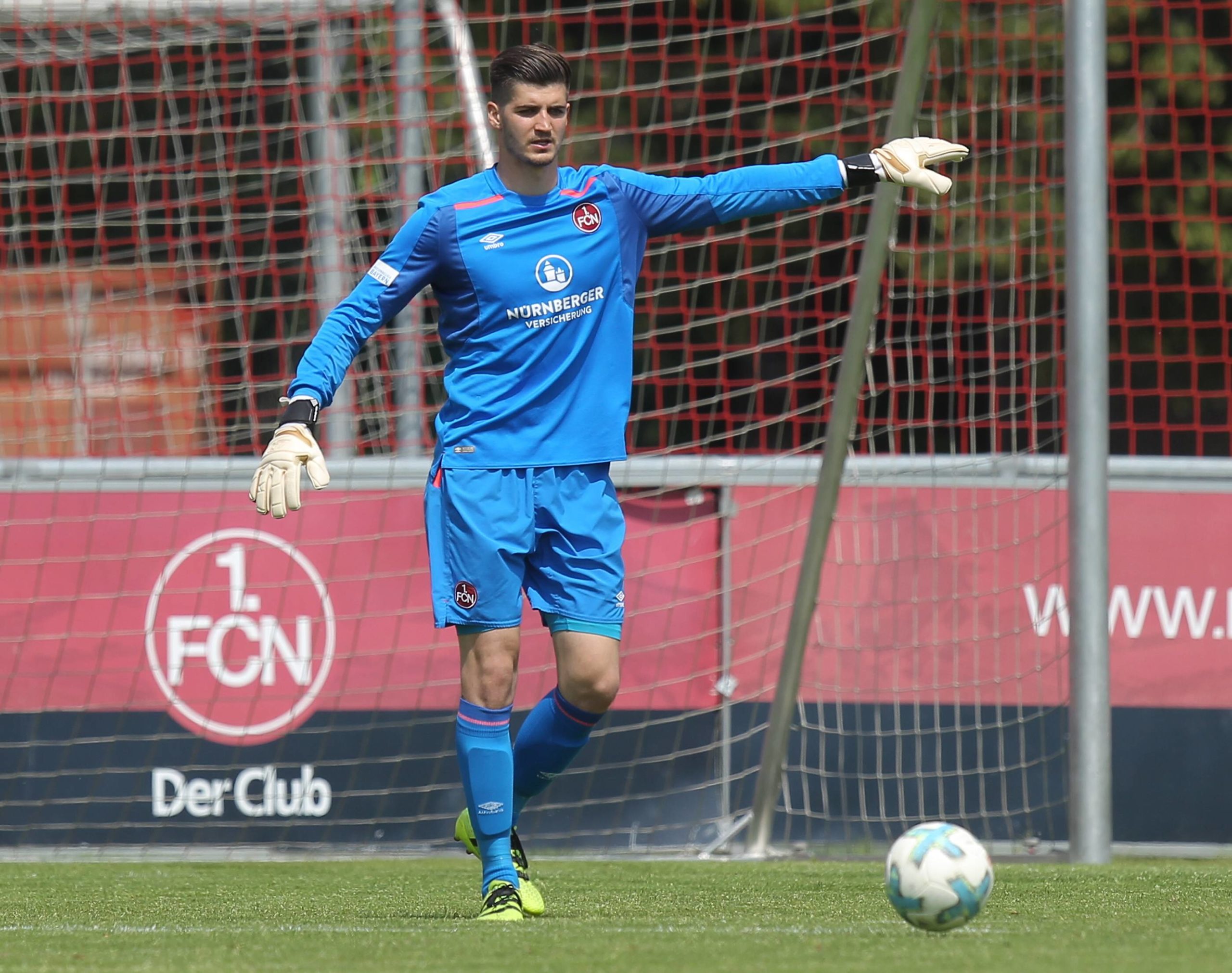 Wer ist Nikola Vasilj? - Ein Spielerprofil - MillernTon